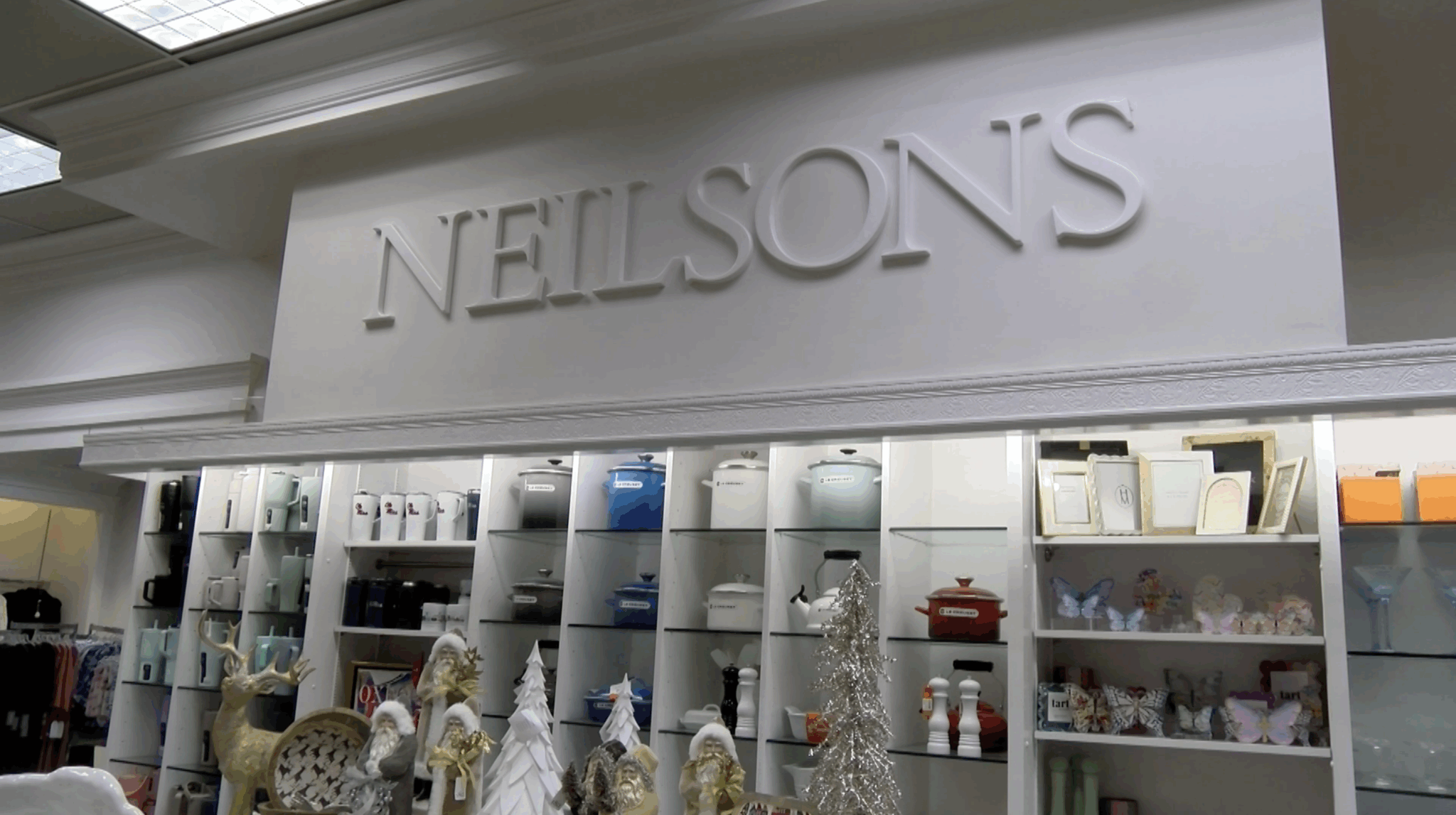 Holly jolly, Hotty Toddy: how Oxford businesses prepare for Christmas ...